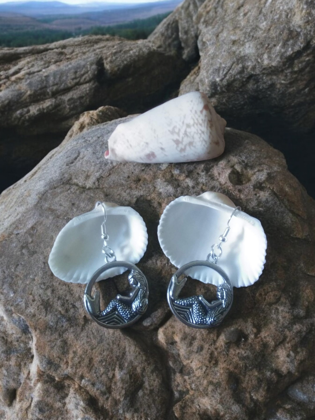 Handmade Designs by Di- Unique handcrafted jewelry for your style.